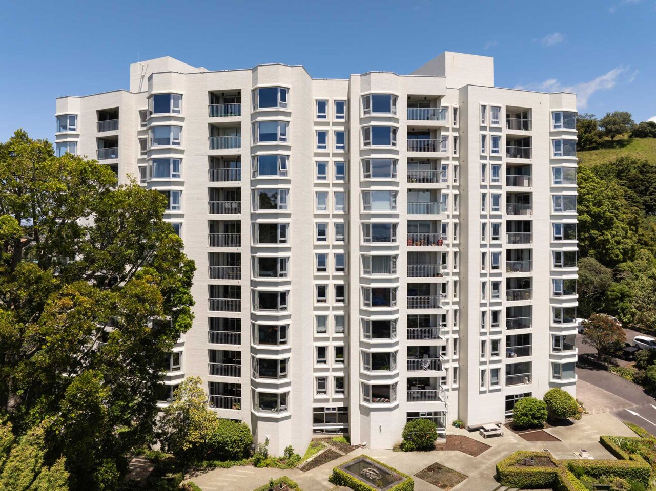 A seamless refurbishment of an iconic Auckland apartment complex. The ...